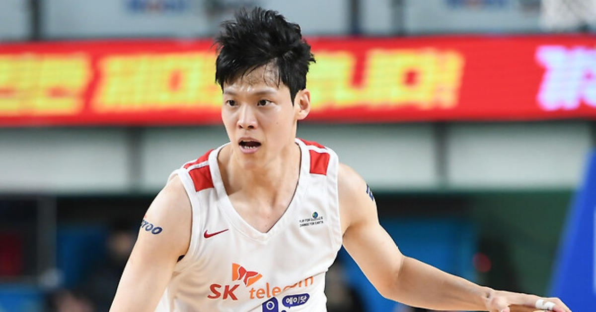 '플래시 썬' SK 김선형, 정규리그 7,300점 달성 … KBL 13번째 기록