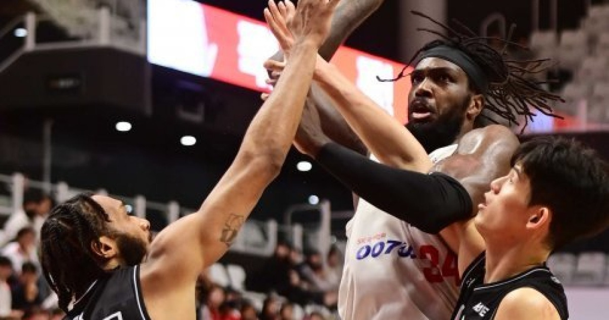 ‘워니 더블-더블’ SK, 4Q 초반 공세로 KT 제압…3위와 0.5G차