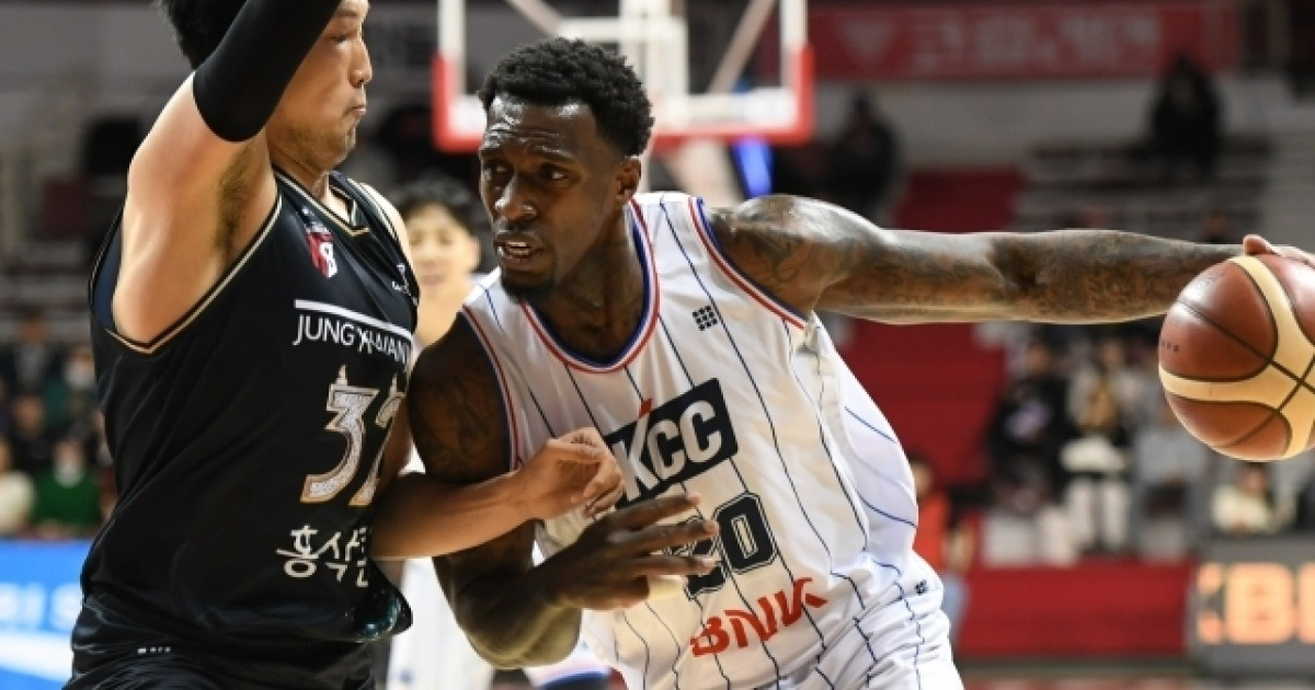 라건아 23점으로 존재감 발휘, KCC 29점차 대승으로 5연승 질주, 정관장 급추락, 새 외국선수 카터 31점