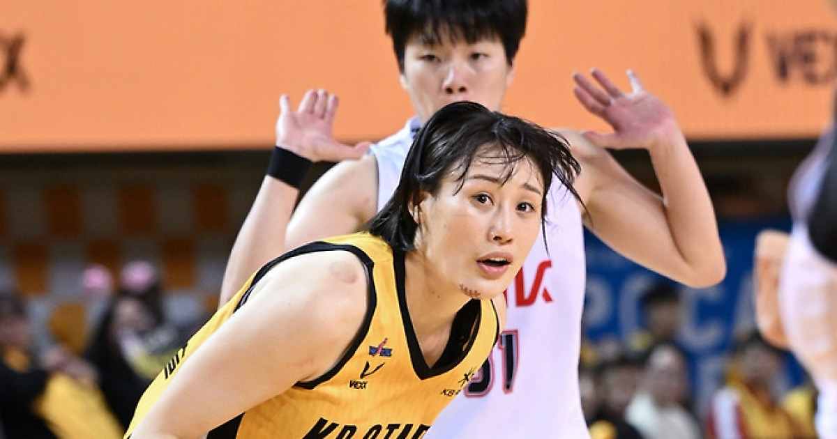 강이슬, 연속 3점포로 추격에 찬물···KB, BNK에 완승