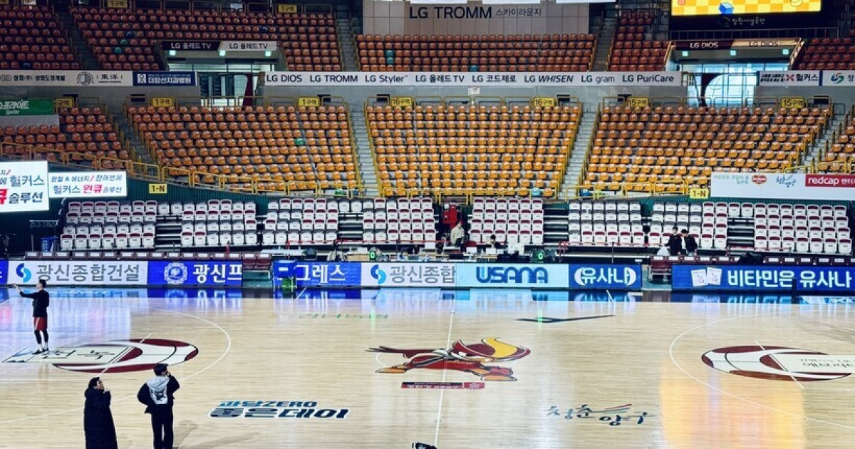LG-KCC 맞대결 열리는 창원체육관, 매진…입석 500석 판매