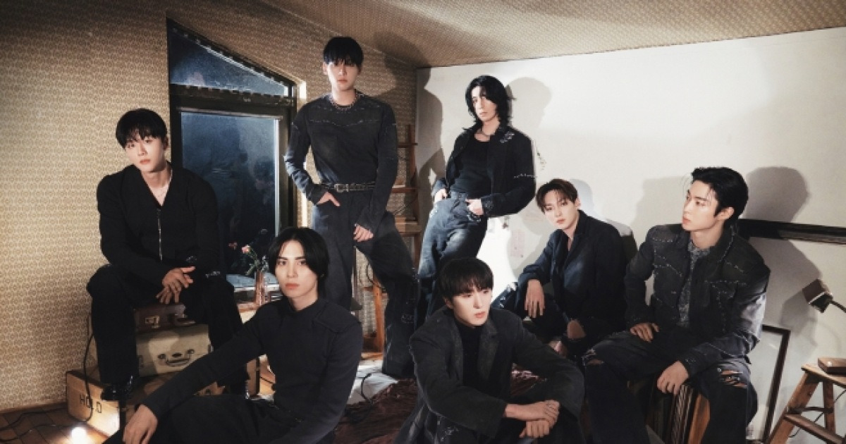 SF9, 새 앨범 'Sequence' 마지막 단체 재킷 포스터 공개