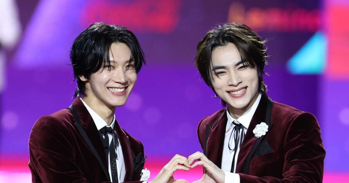 [포토S] NCT 샤오쥔-텐, '귀엽게 하트~'