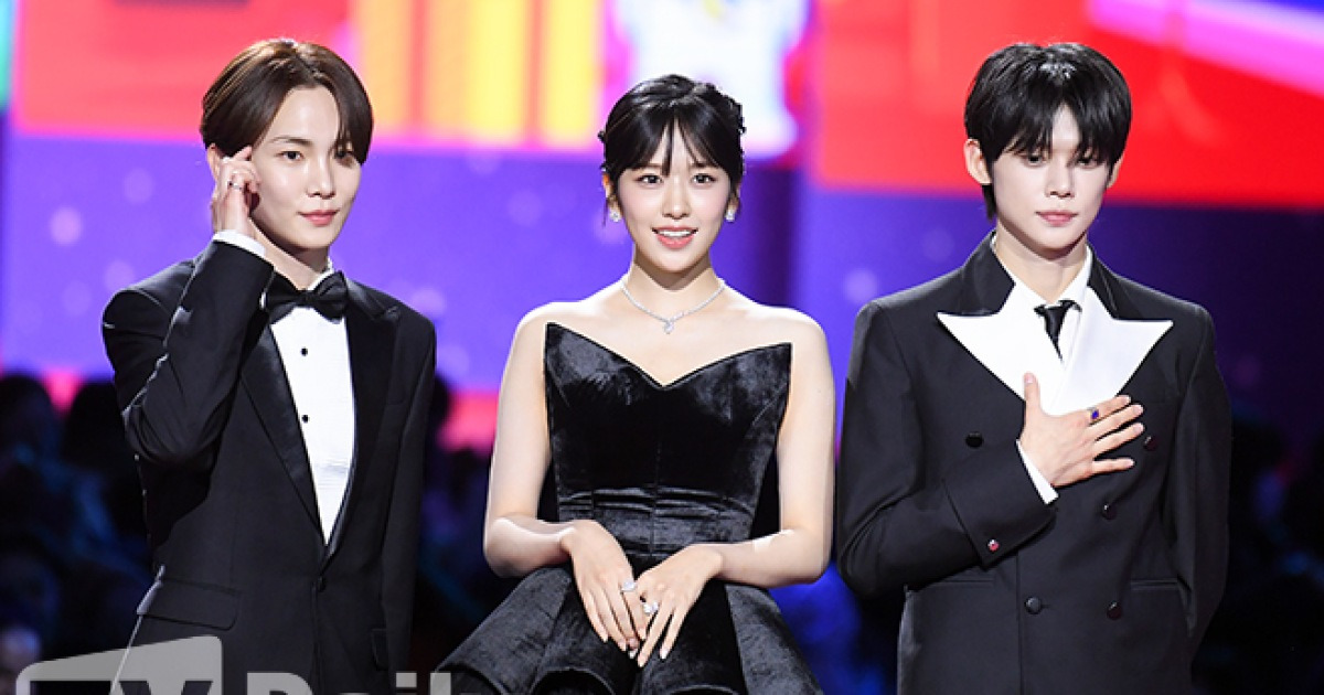 [TD포토] 키-안유진-연준 '2023 SBS 가요대전 3MC'