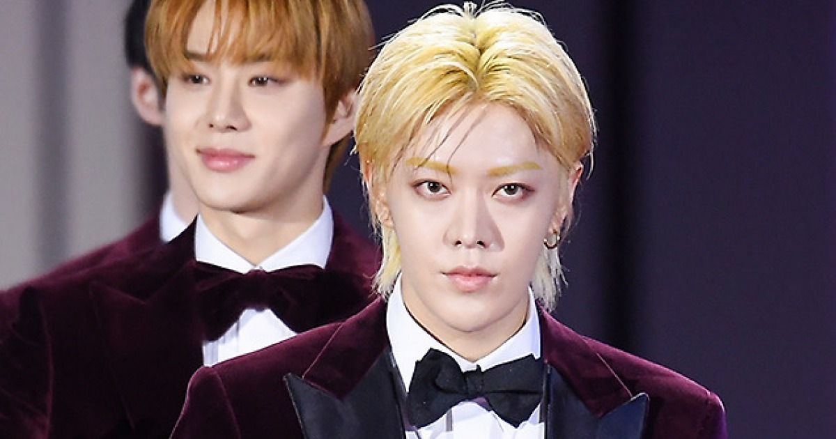 [TD포토] NCT127 유타 '안녕~'