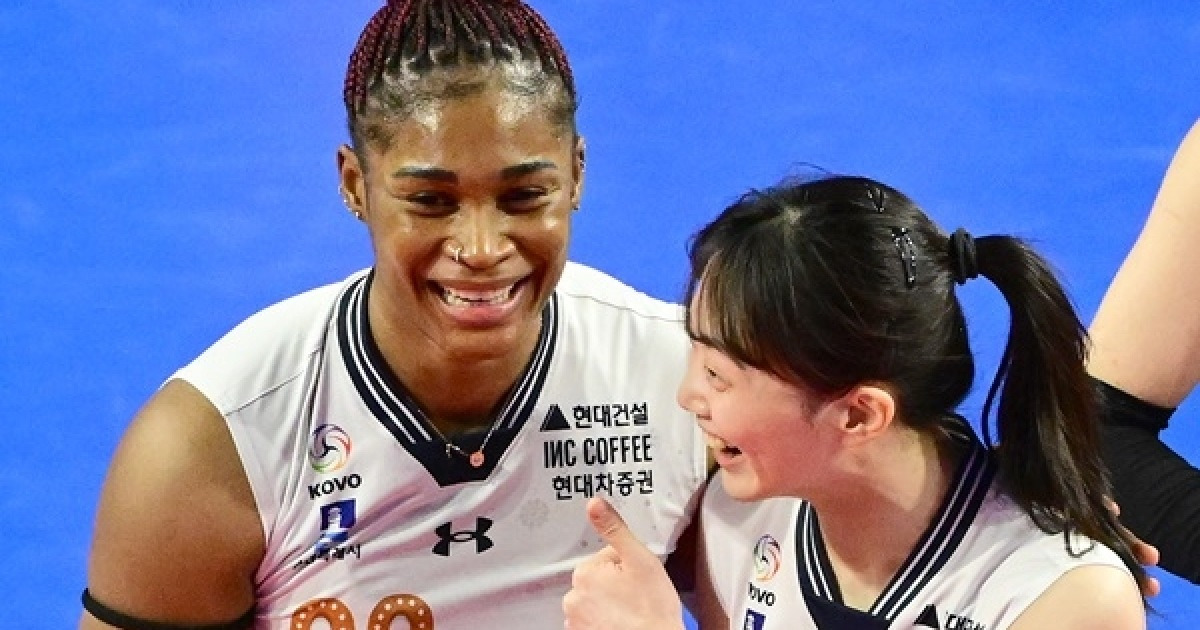 카메룬 특급의 35점 괴력+돌아온 고예림…‘연패 없다’ 현대건설, IBK 꺾고 선두 질주→2위 흥국과 5점차