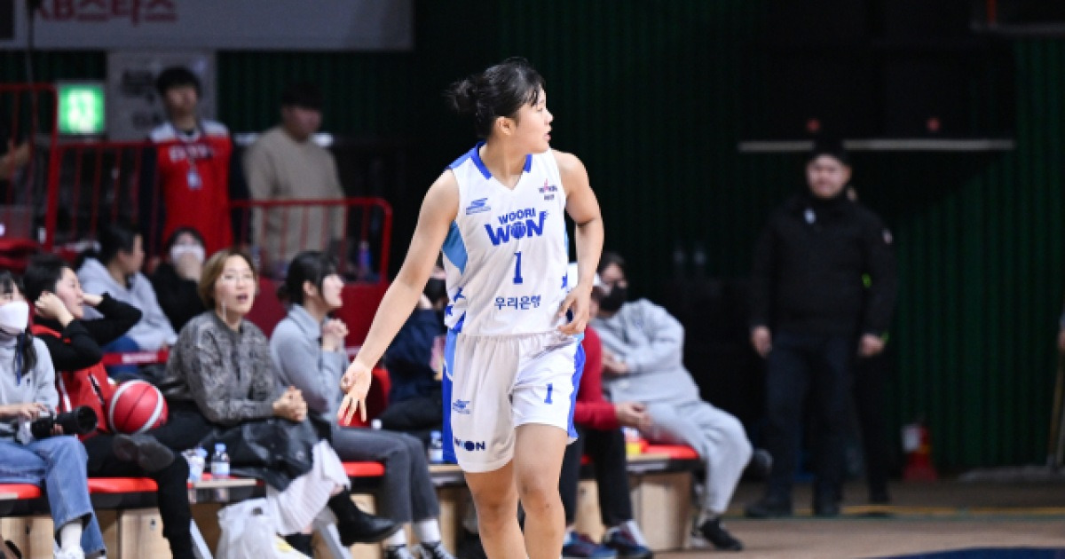 박지현 결정적 좌중간 3점포, 우리은행 이런 경기를 이겼다, WKBL 최초 500승, BNK 뒷심부족으로 3연패