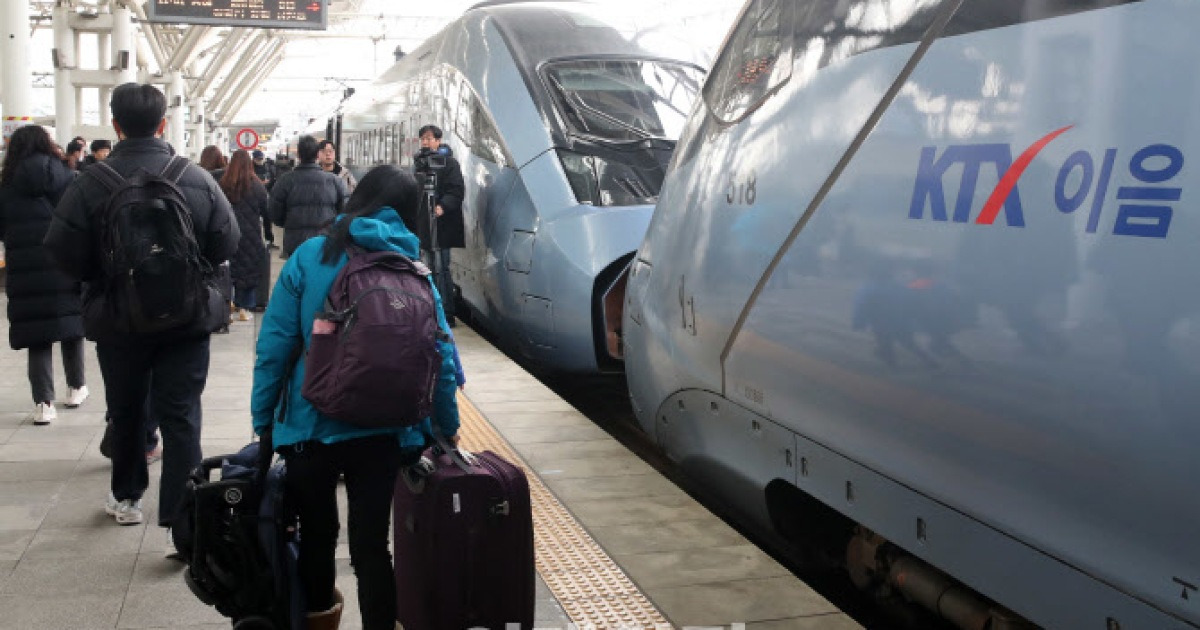 [포토] '중앙선 KTX-이음' 이용하는 시민들