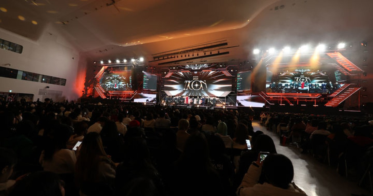 팬들과 만나는 3023 T1CON