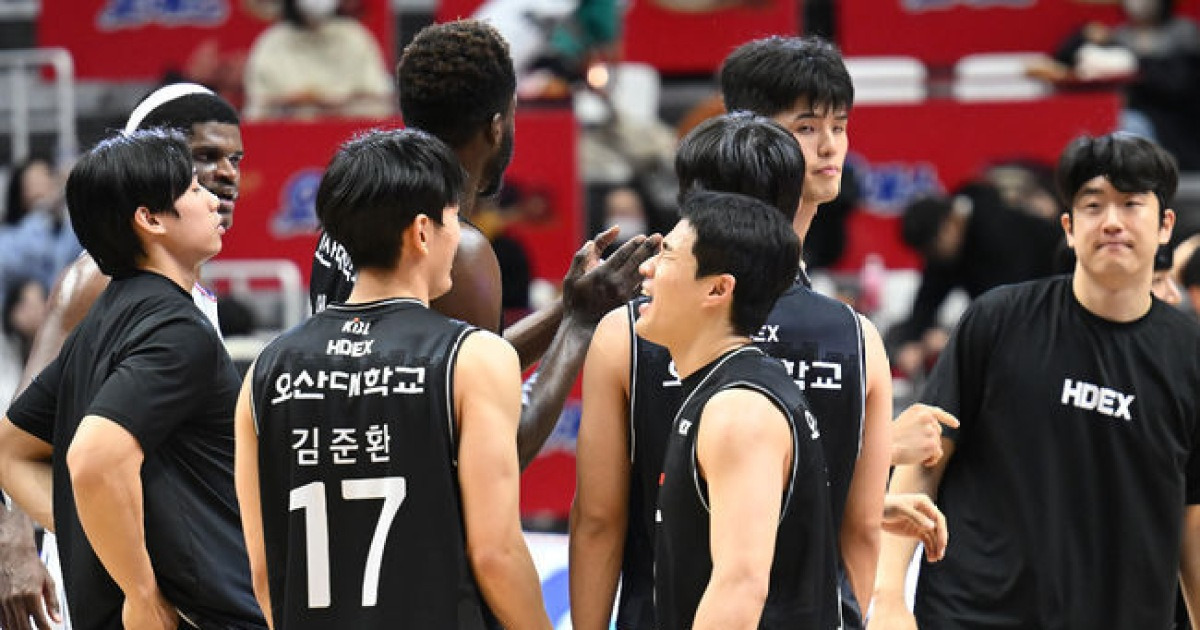 KT 소닉붐,'KCC 이지스 상대 98-83 승리' [사진]