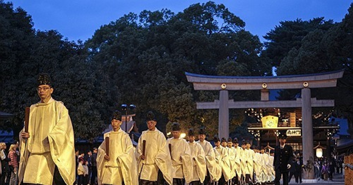 JAPAN NEW YEAR SHINTO RITUAL