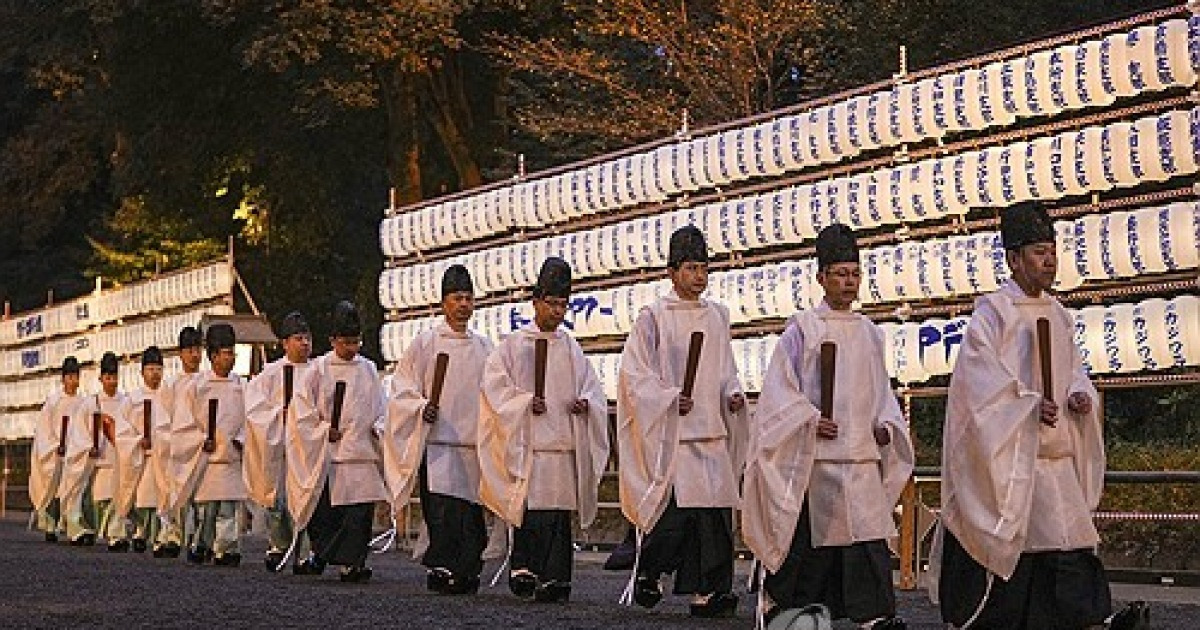 JAPAN NEW YEAR SHINTO RITUAL