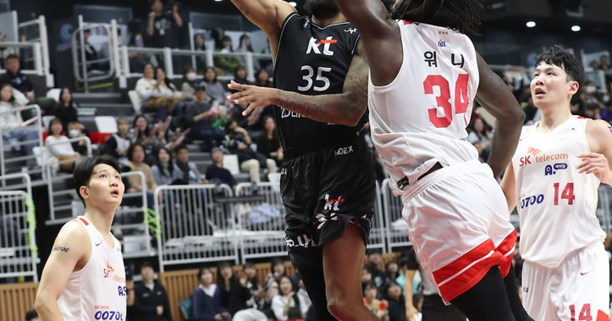 '배스 44점 원맨쇼' KT, KCC 꺾고 공동 3위 도약…4연승 질주