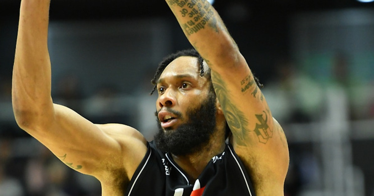 ‘배스 44점’ KT, KCC 또 잡고 3위 도약