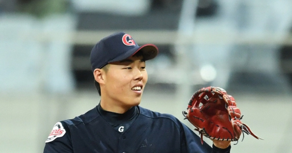 '72억 FA+전직 캡틴' 빈자리 누가 채울까…1m89 대형 2루수에 쏠리는 시선 [SC포커스]