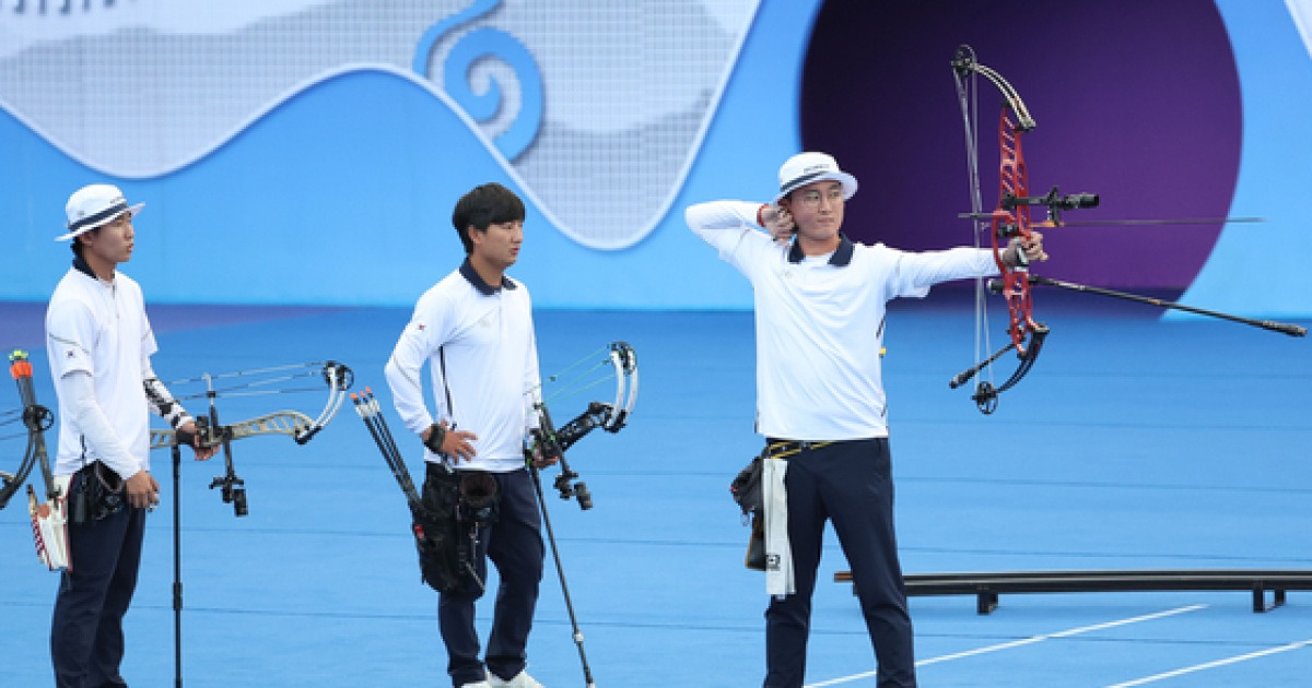 Korea take silver in men's team compact archery contest