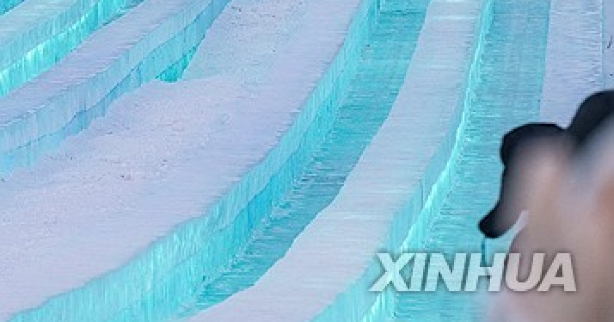 CHINA-HEILONGJIANG-HARBIN-ICE SLIDE (CN)