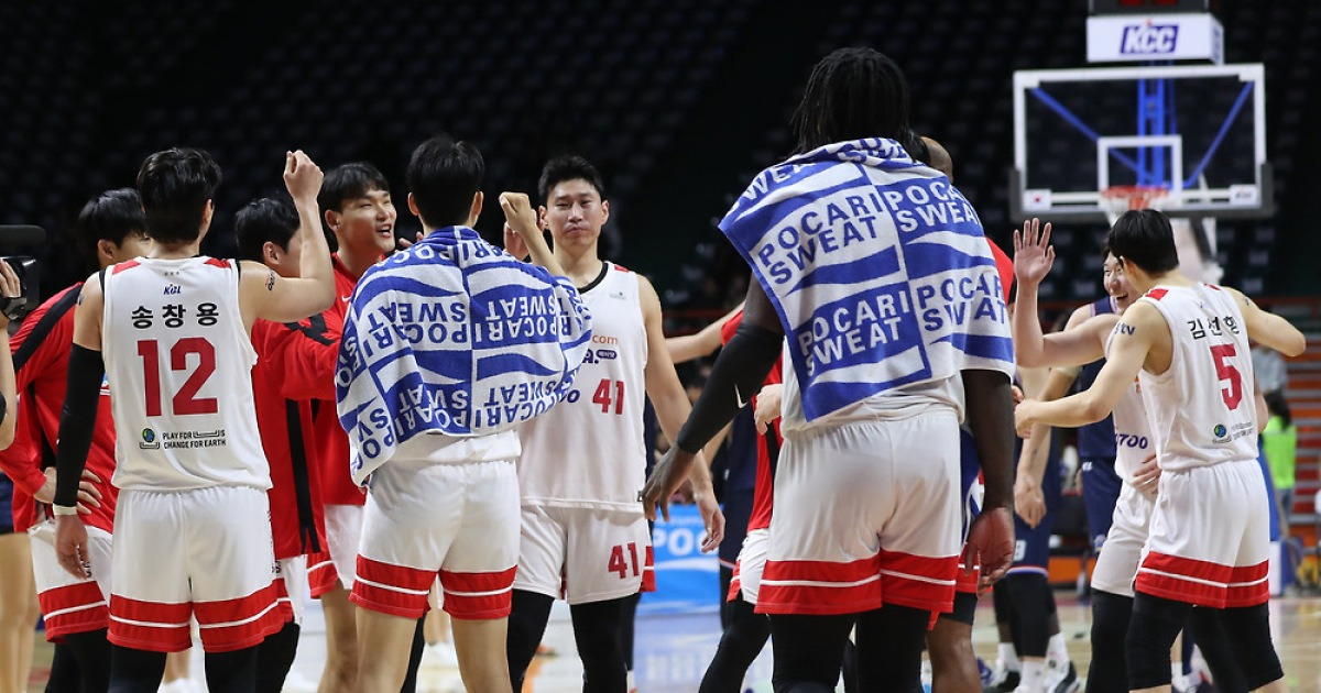 '워니 36점' SK, KCC 꺾고 9연승…전 구단 상대 승리