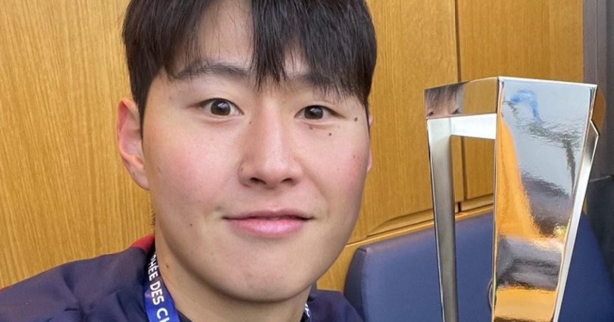 "아시안컵 앞두고 미친 활약", "역시 만능 MF"...PSG 슈퍼컵 12번째 우승 이끈 '결승골' 이강인 향한 극찬