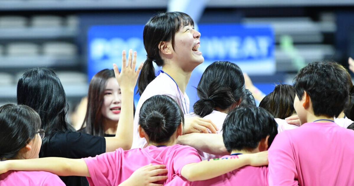 [JB포토] WKBL 걸즈 페스티벌, W스타 박지수 '아이들과 함께'