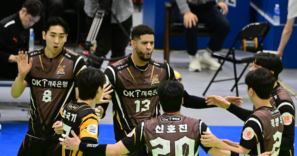 '레오 39점 맹폭' OK금융그룹, 한국전력 잡고 4위 탈환! 6연패 뒤 3연승 질주 [수원 현장]