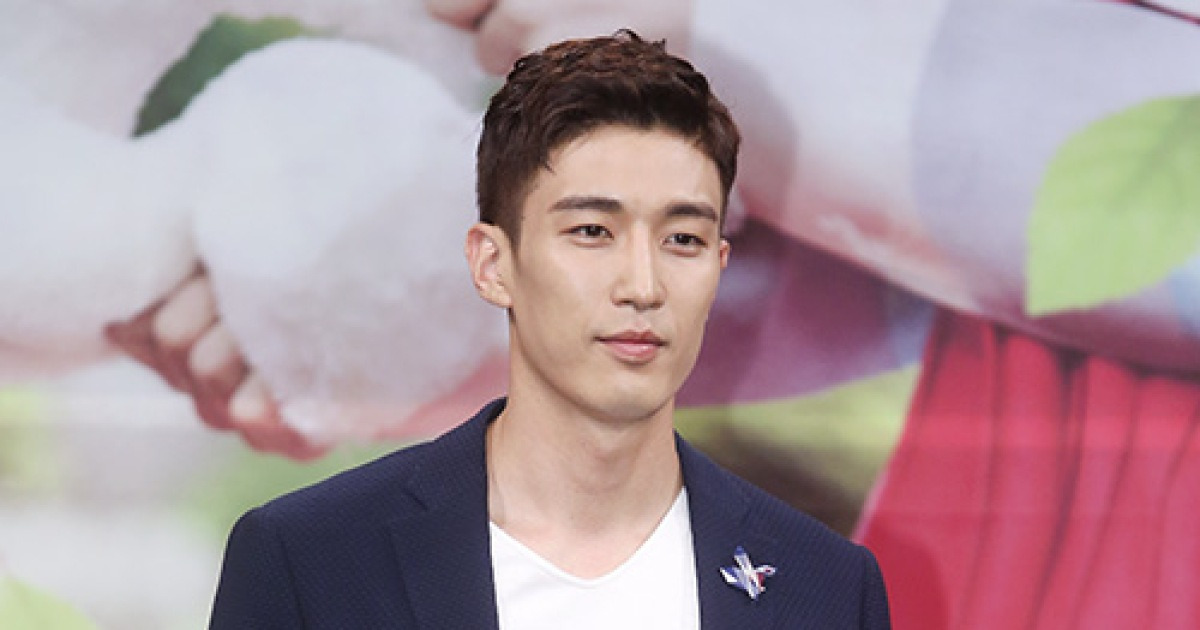 ‘불륜 의혹 강경준 유부녀 A에 “안고 싶네 사랑해”