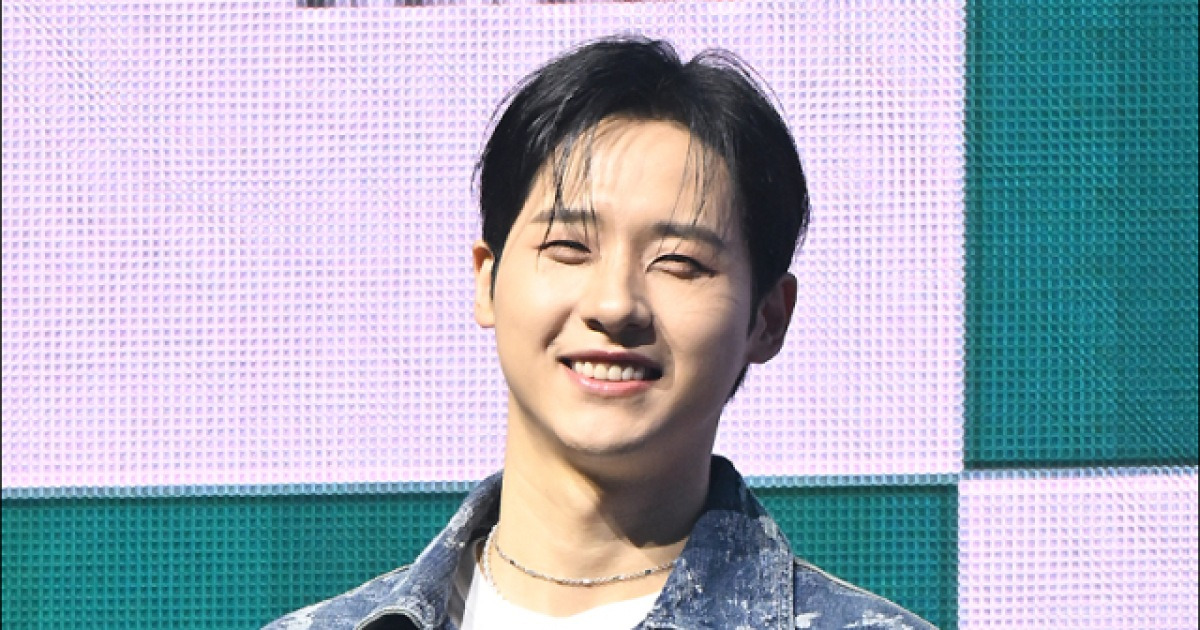 [MD포토] B1A4 신우, '여전한 꾸러기 미소'