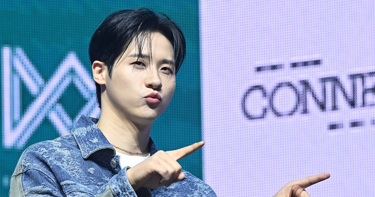 B1A4 신우, 리와인드 포즈 [포토엔HD]