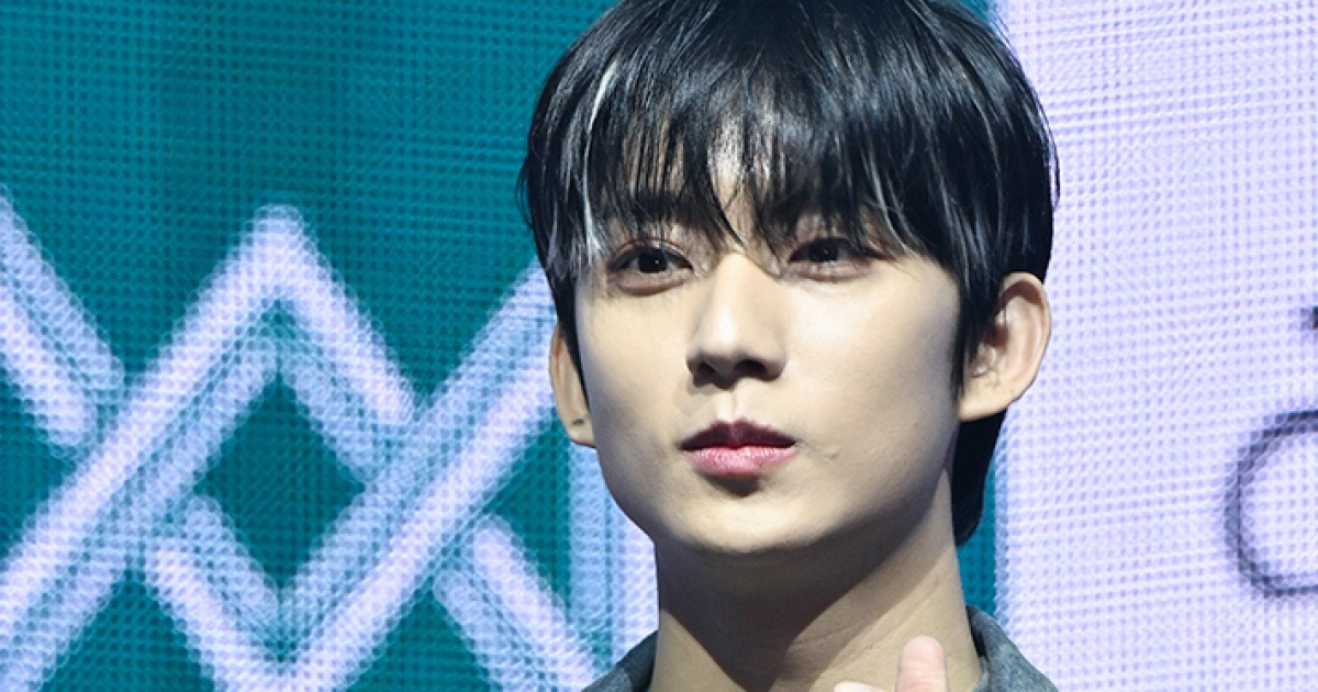 B1A4 공찬, 심쿵 더블하트 [포토엔HD]