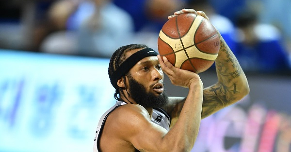 '득점·3점슛 1위' KT 배스, 워니 제치고 프로농구 3R MVP 등극