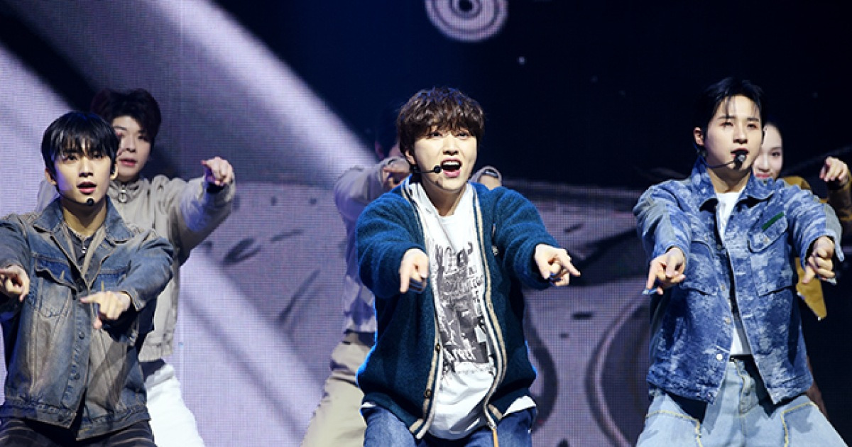 [ST포토] B1A4 '신나게 REWIND'