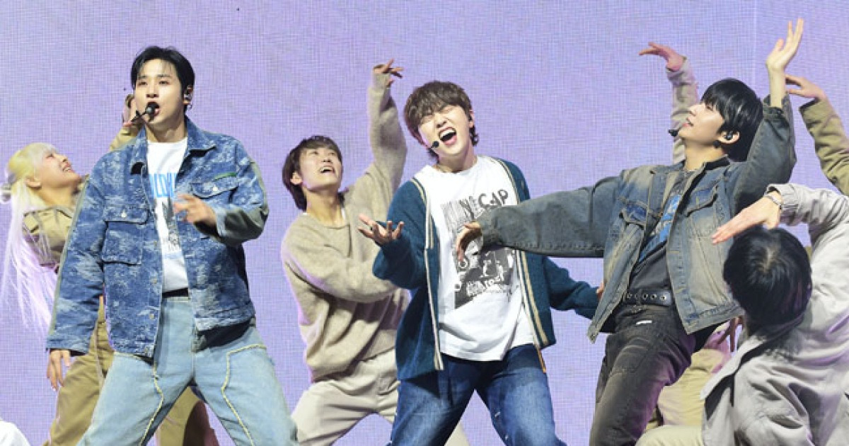 [포토]B1A4, 2년 2개월 만에 컴백