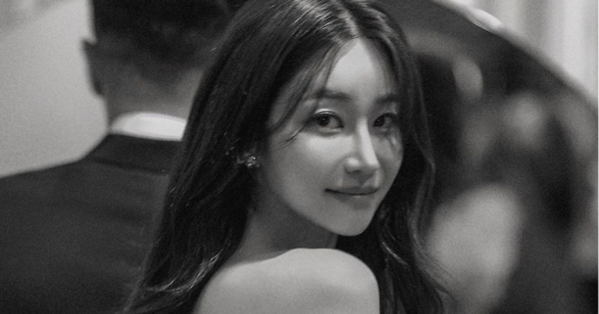 'AOA' 출신 유나, 결혼 발표..."평생 함께할 사람 생겼다"