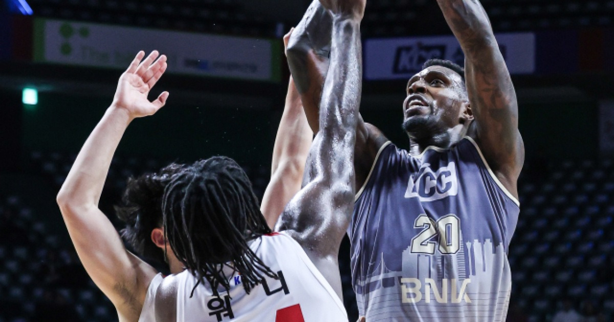 '라건아 통산 득점 단독 2위 등극' KCC, SK 제압…KCC 3연승, SK 연승 행진 12연승으로 마감