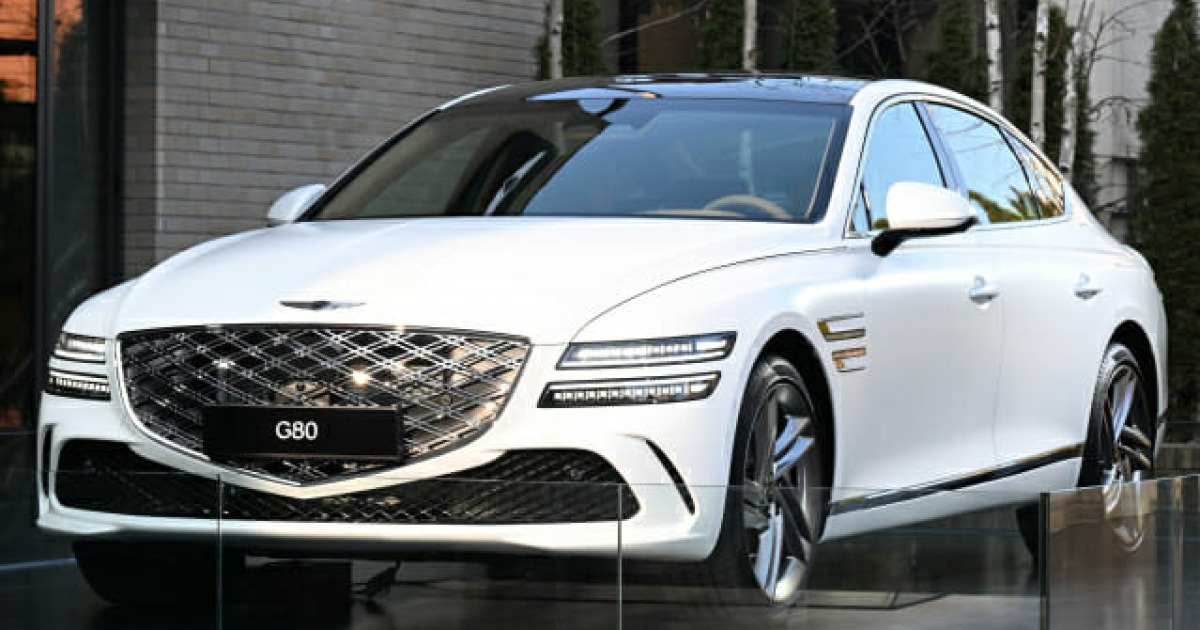 제네시스 G80 부분변경…530만원 오르며 바뀐 점은