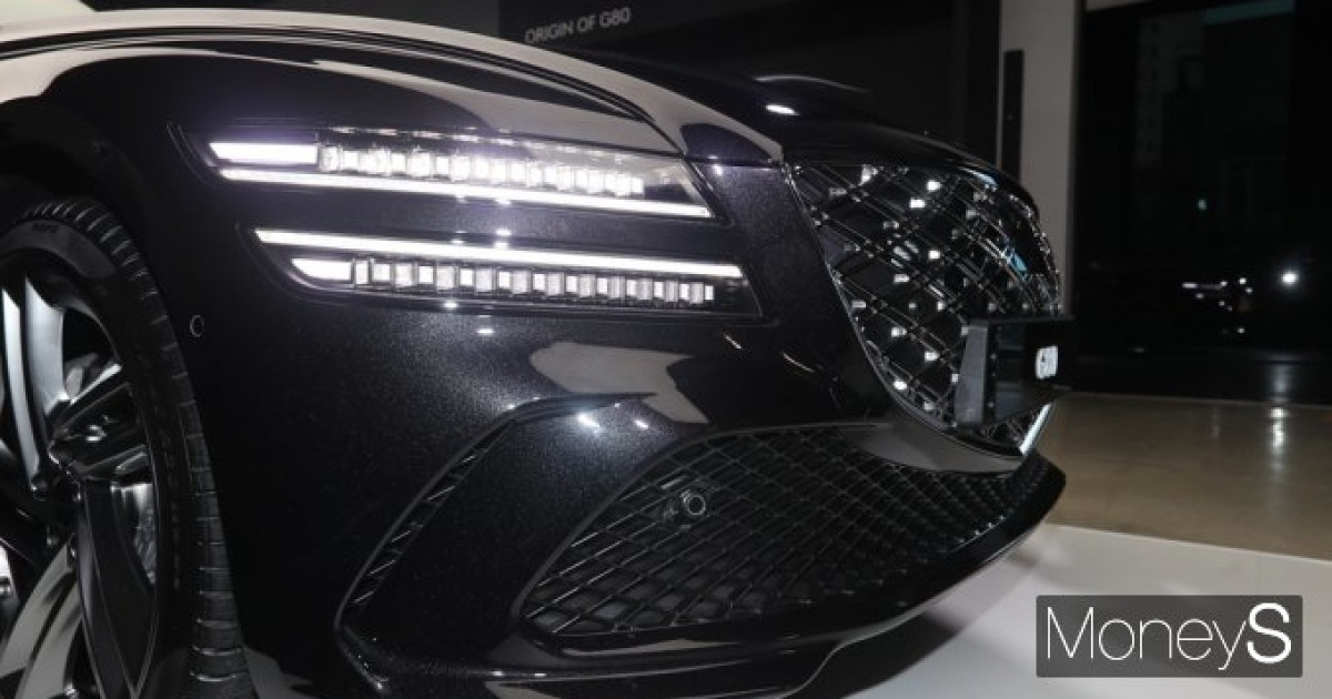 [머니S포토] 신형 제네시스 G80, 헤드램프 'MLA' 기술 탑재