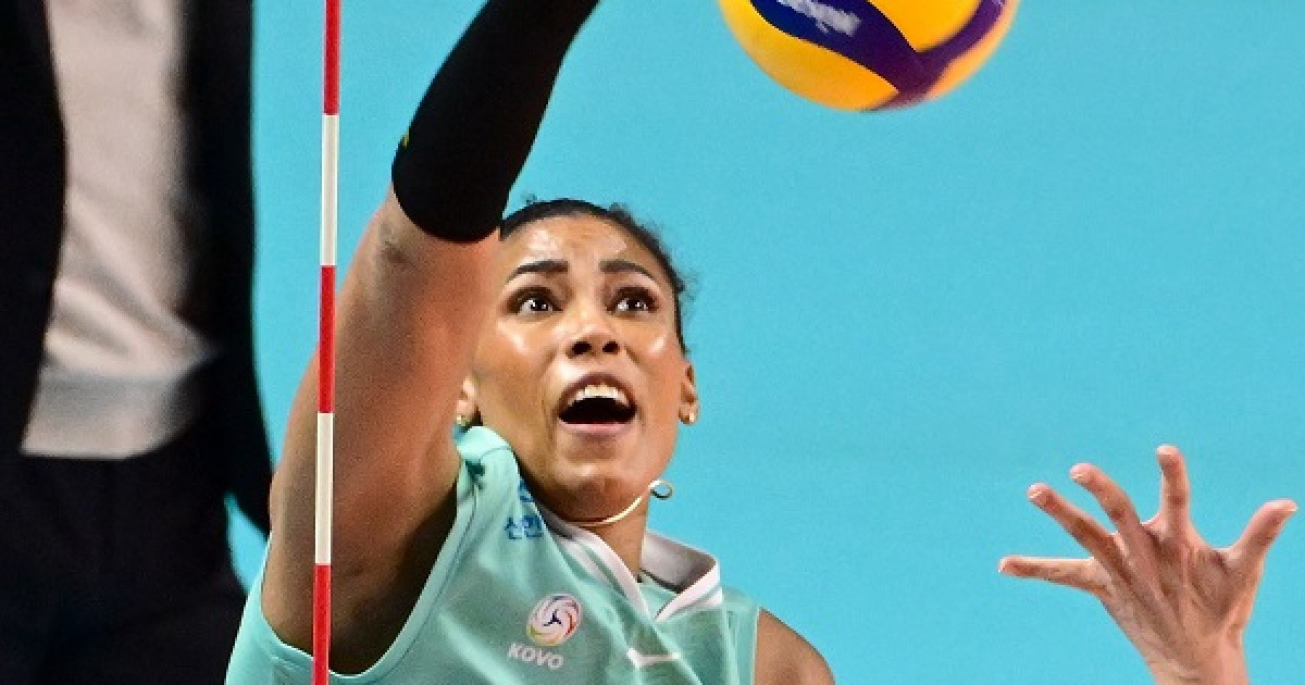 '실바 37점' GS칼텍스, 3-2 접전 끝에 IBK기업은행 제압