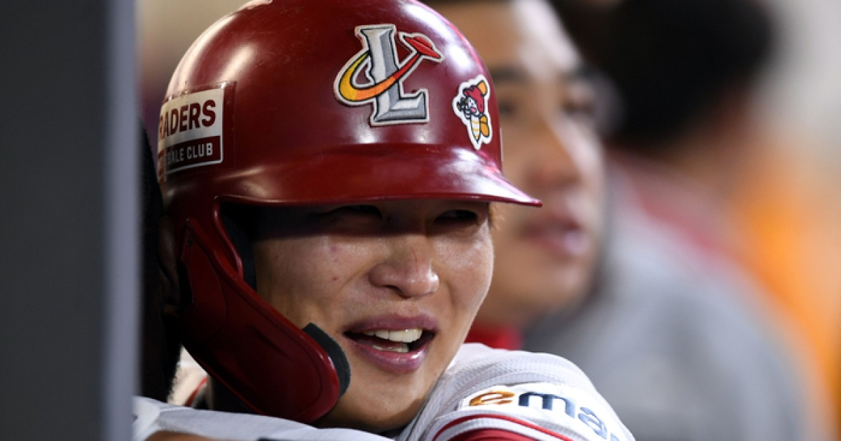 [공식] FA 포수 김민식 미아 위기 탈출…SSG와 2년 최대 5억원에 잔류