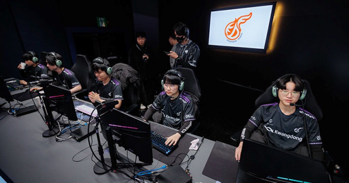[LCK CL] 광동, '중고 신인' 레클레스 출전한 T1 상대 역전승