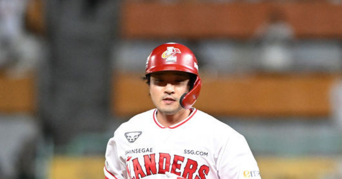 FA 1호 계약하더니 2차 FA는 포기…김성현 SSG 로열티, 3년 6억원 가치 인정받았다