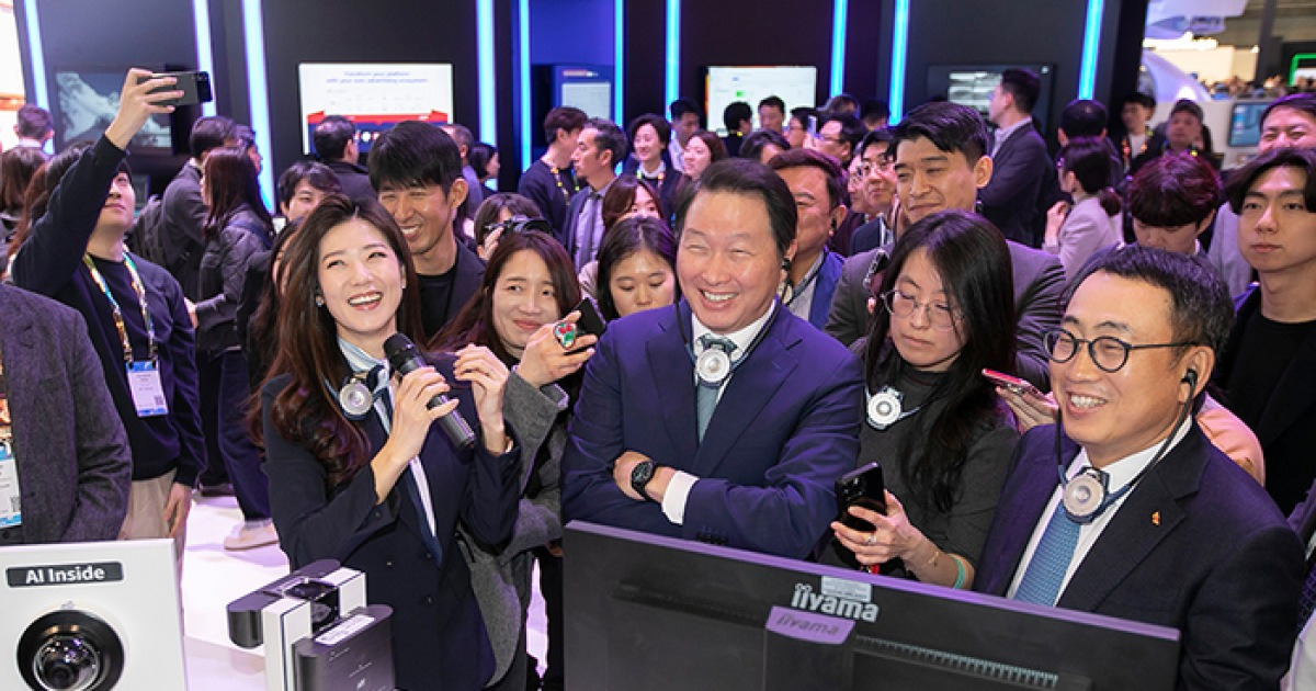 SK Group chief to attend MWC in February to explore AI strategies