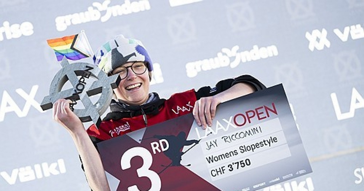 SWITZERLAND SNOWBAORD