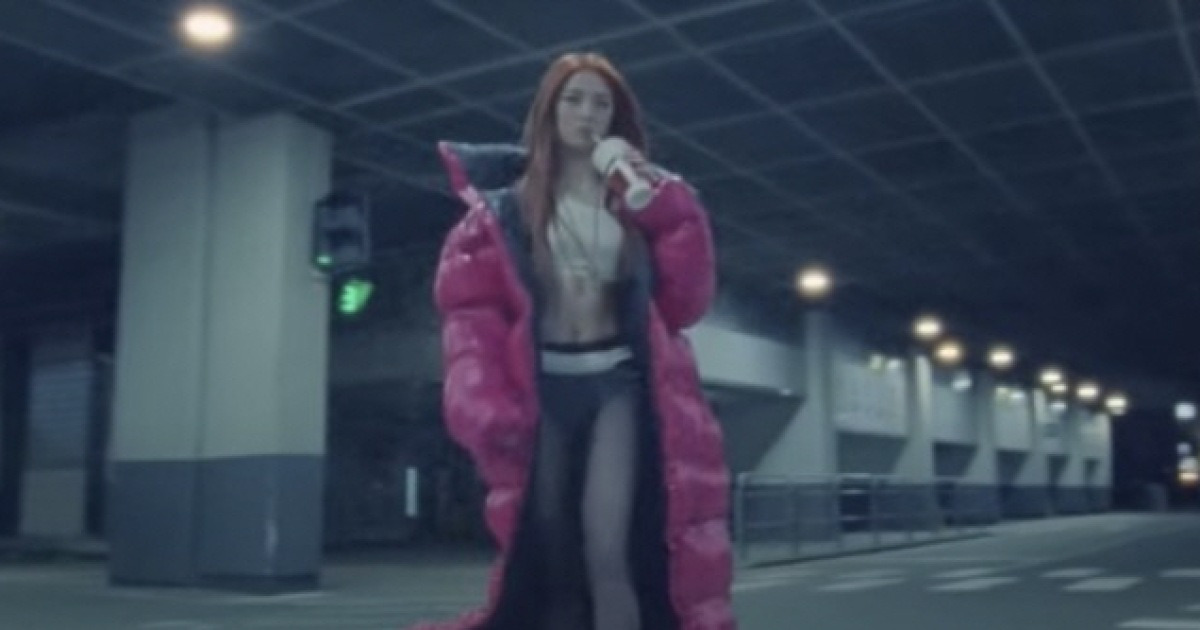 [종합] 르세라핌 노팬츠룩 논란 예상했나…사람 깎아내리는게 옳아
