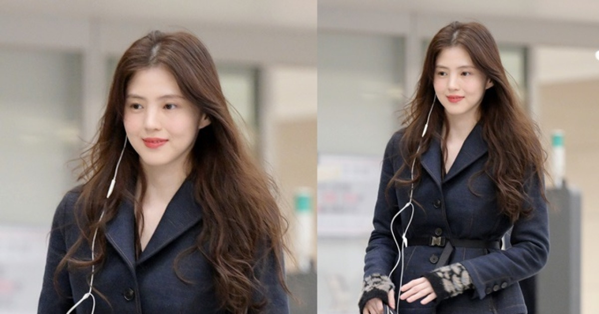 한소희 디올쇼 마치고 입국 벨트 재킷과 블랙 스키니의 환상조합 패션엔