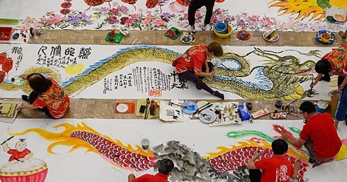 MALAYSIA-KELANG-SPRING FESTIVAL-DRAGON LONG SCROLLS