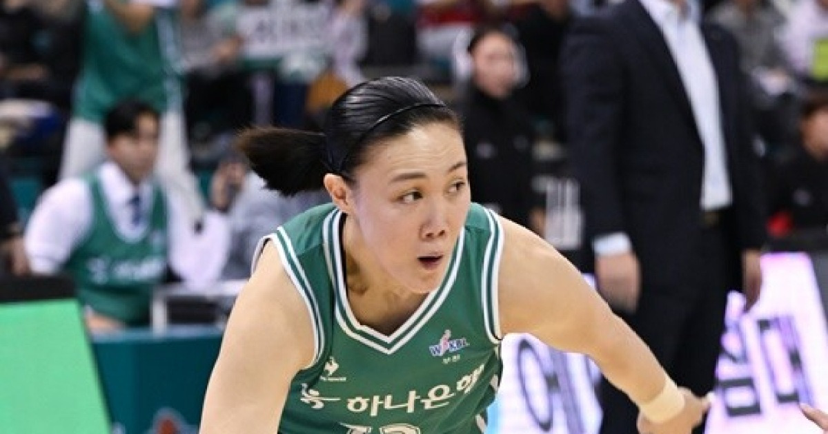 [BK 리뷰] 더 간절했던 하나원큐, BNK 10연패로 몰아넣어 … 5위 신한은행과 1게임 차