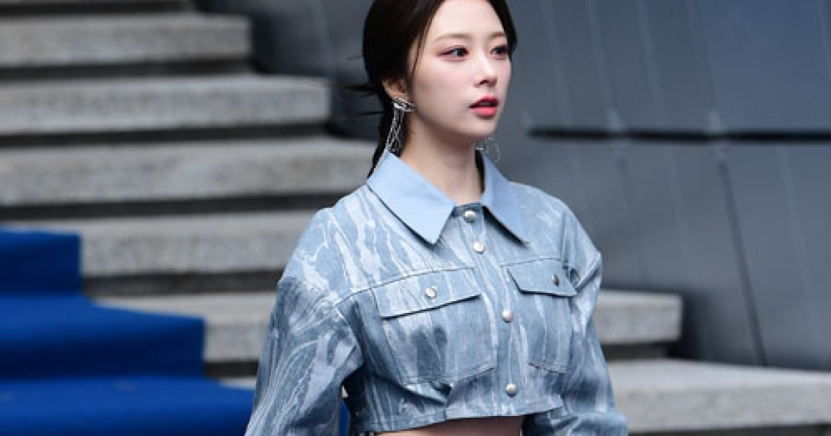 [포토]로켓펀치 윤경 탄탄몸매 뽐내며