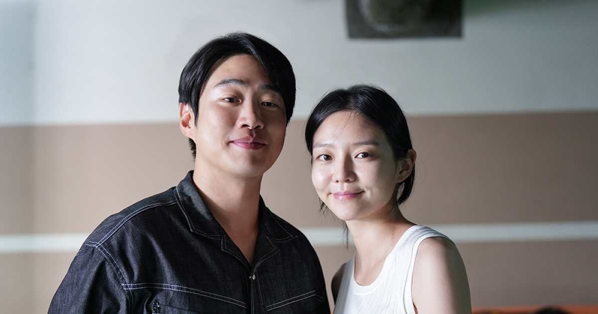 'LTNS' 이솜X안재홍, 카메라 밖에서도 돋보이는 훈훈한 케미