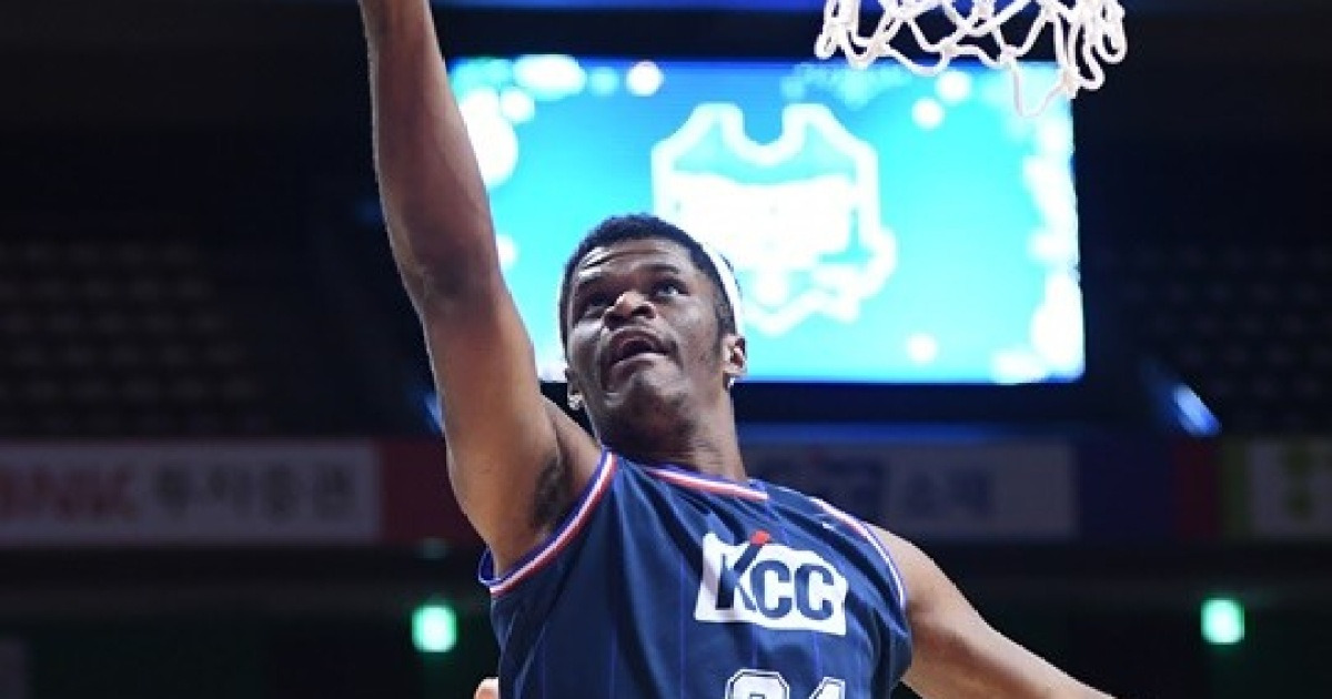 [BK 리뷰] ‘각성한 알리제 존슨’ KCC, LG 완파 … 3위 SK와 1.5게임 차