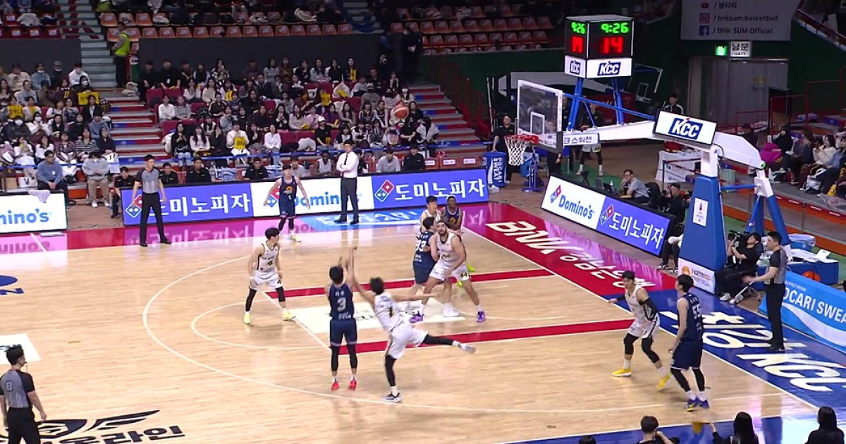 KCC, LG 꺾고 1.5경기 차 추격